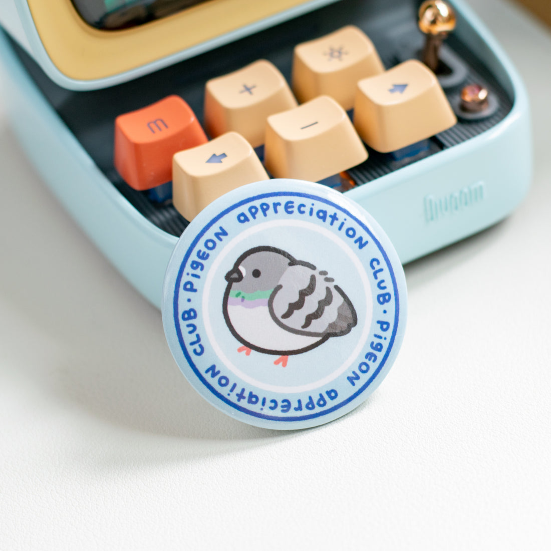 Pigeon Appreciation Club Can Badge – Pigeon Crafts